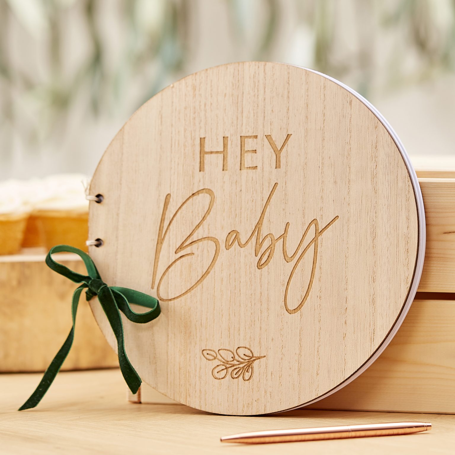 WOODEN HEY BABY SHOWER GUEST BOOK - Pergamos