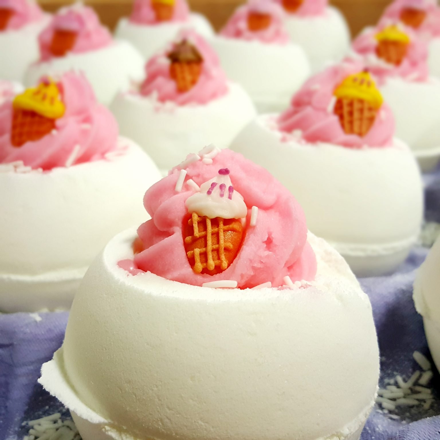 ICE CREAM QUEEN BATH BLASTER - Pergamos